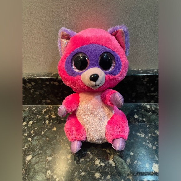 Ty | Toys | Roxie The Raccoon Ty Beanie Boo | Poshmark